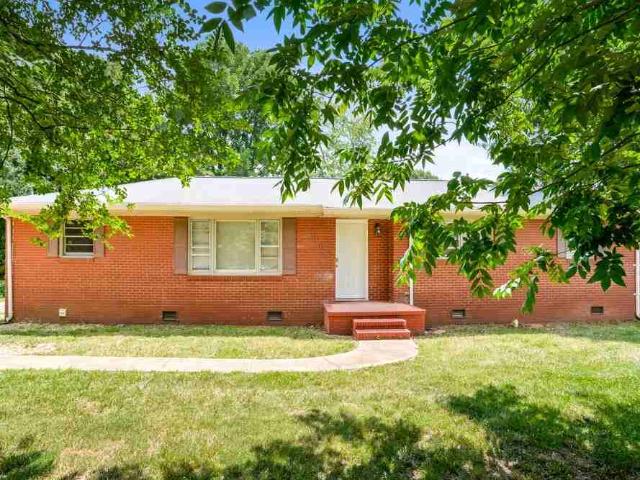 3 Bedroom Home for Rent at 3304 Sunset Rd, Charlotte, NC 28216 Oakdale North