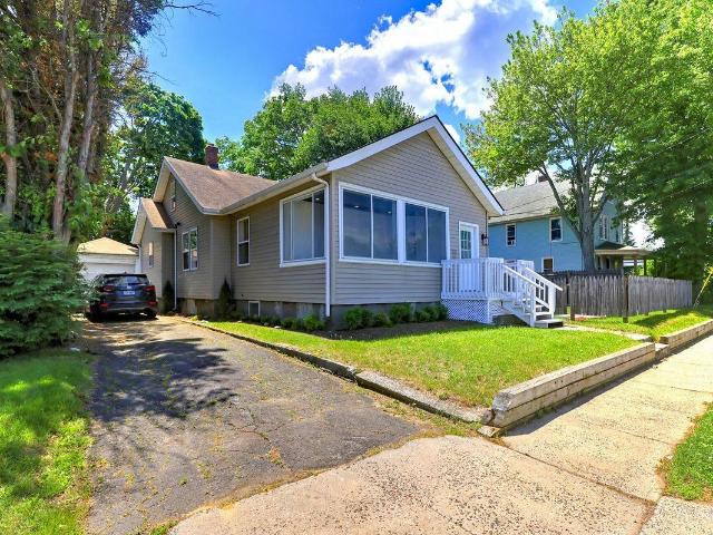 3 Bedroom Home for Rent at 330 Naugatuck Ave, Milford city, CT 06460 Devon Walnut Beach