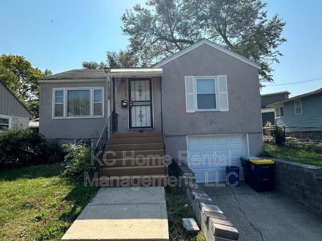 3 Bedroom Home for Rent at 3519 E 46th St, Kansas City, MO 64130 Oak Park Southeast