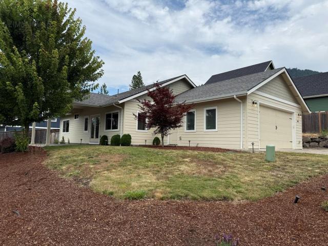 3 Bedroom Home for Rent at 367 E 4th St, Lowell, OR 97452