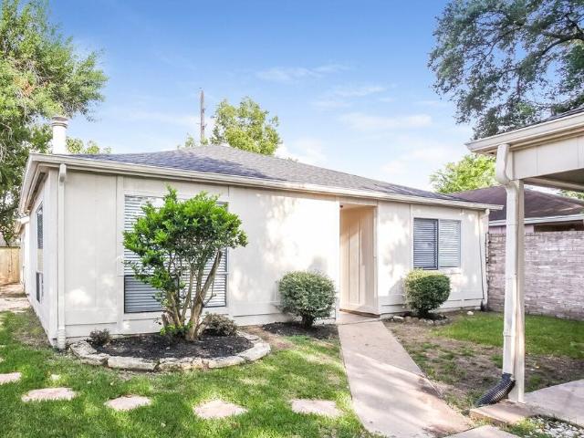 3 Bedroom Home for Rent at 3915 Vineyard Dr, Houston, TX 77082