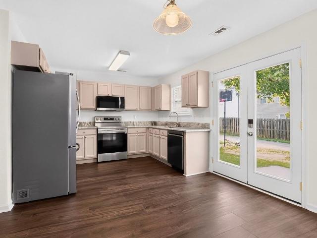 3 Bedroom Home for Rent at 3928 Glory St, Charlotte, NC 28206 Sugaw Creek