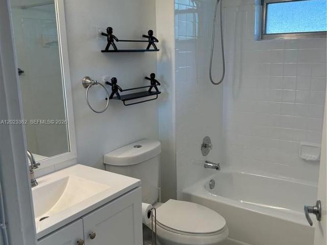 3 Bedroom Home for Rent at Woodgate Ct & N New River Cir, Sunrise, FL 33326 New River Estates