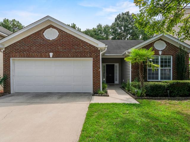 3 Bedroom Home in Heritage Farm with Community Amenities