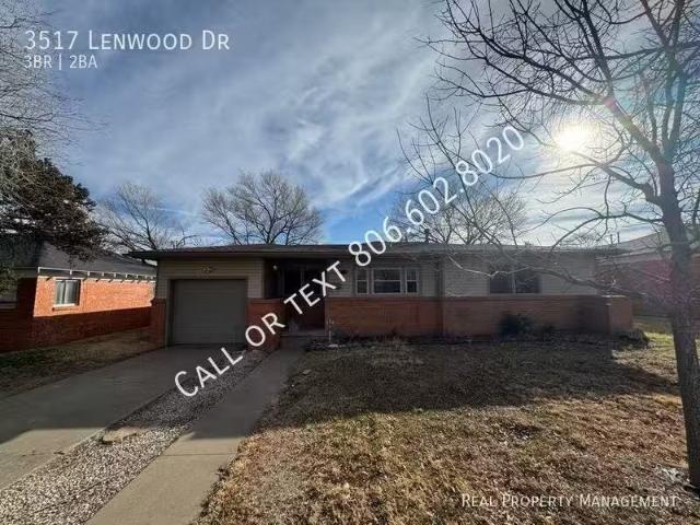 3 bedroom home in Paramount! 3517 Lenwood Dr