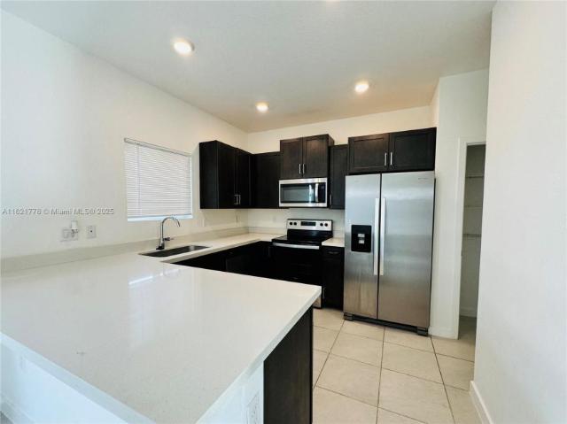3 bedroom, Homestead Fl FL 33034 102398694