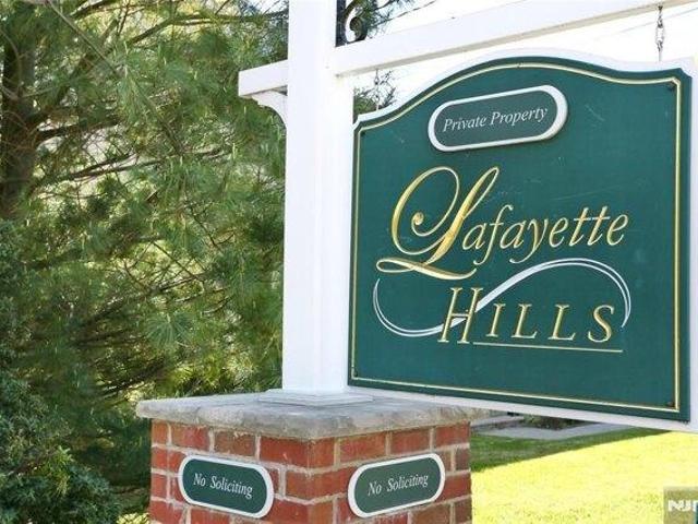 3 bedroom, Hawthorne NJ 07506 LS102475639