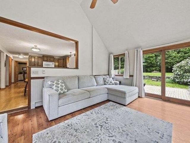 3 bedroom, Halifax MA 02338 103888099