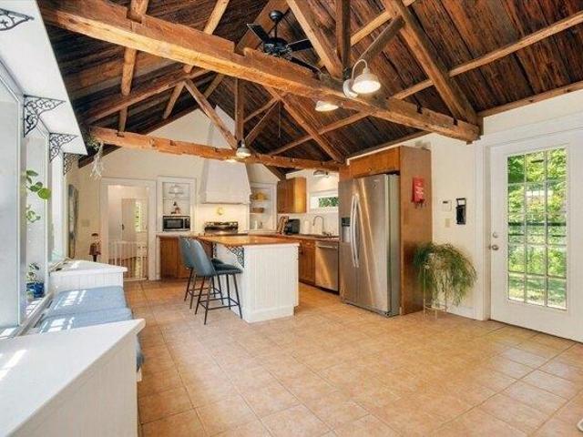 3 bedroom, Halifax MA 02338 104151823