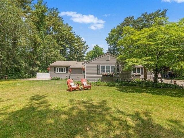 3 bedroom, Halifax MA 02338 105105270