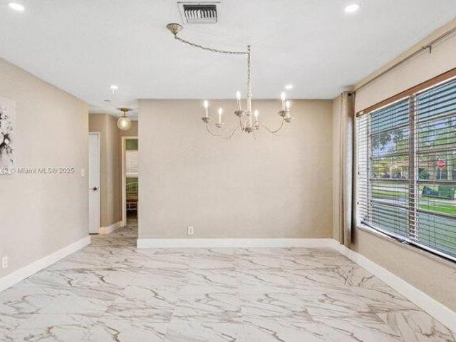 3 bedroom, Hallandale Beach FL 33009 103500706
