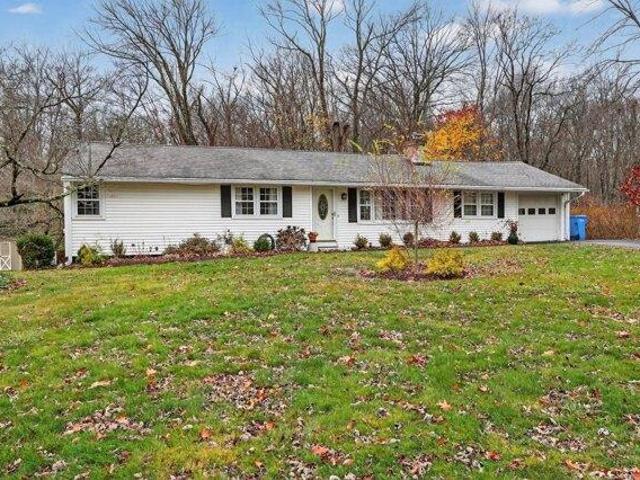 3 bedroom, Hamden CT 06514 102258788