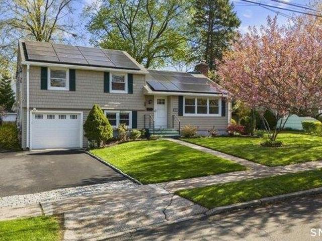 3 bedroom, Hamden CT 06517 LS103099257