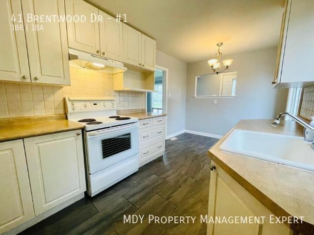 3 bedroom, Hamilton ON L8T 3W1 LS90597623