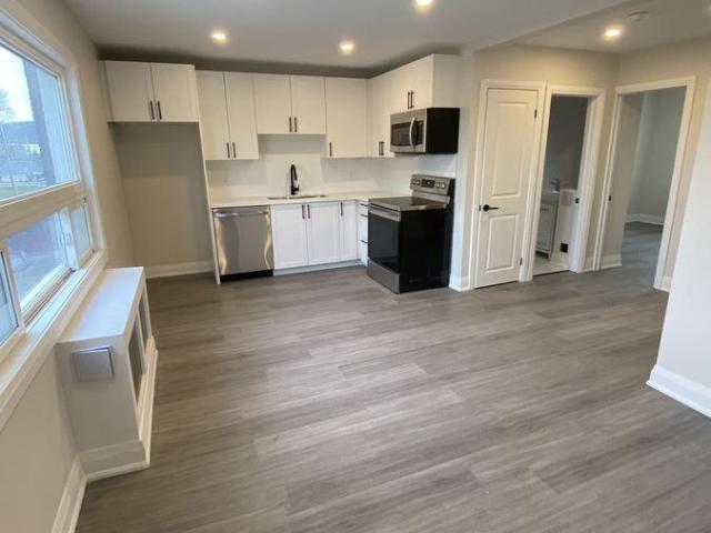 3 bedroom, Hamilton ON L8L 6X8 LS90636678
