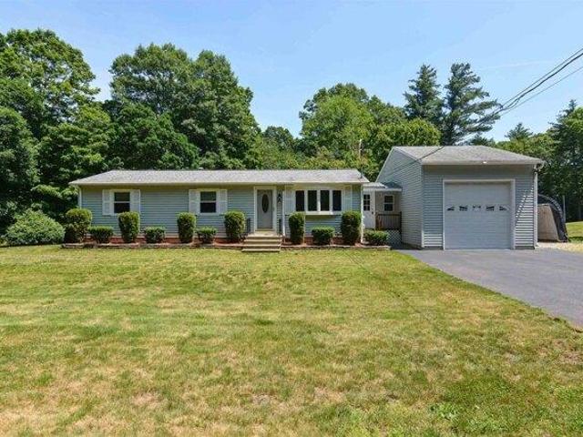 3 bedroom, Hampstead NH 03826 104115193
