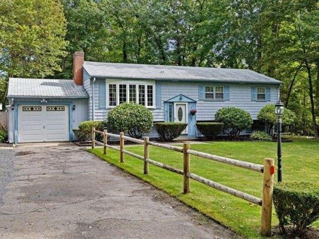 3 bedroom, Hanover MA 02339 102347205