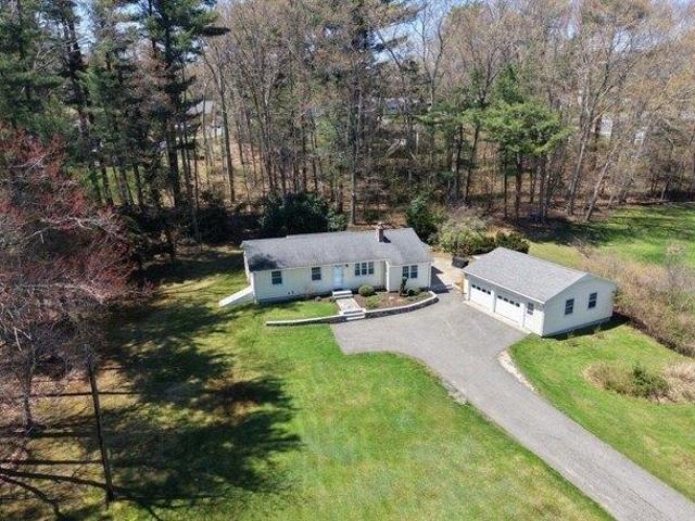 3 bedroom, Hanover MA 02339 LS103070157