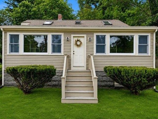 3 bedroom, Hanson MA 02341 105104812