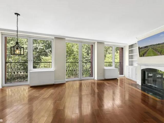 3 bedroom, Harlem NY 102715686