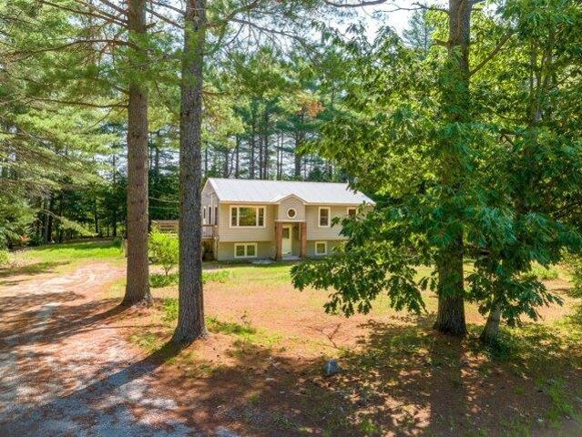 3 bedroom, Harrison ME 04040 104832082