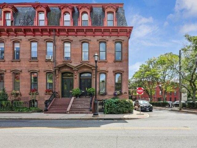 3 bedroom, Hartford CT 06106 102156589