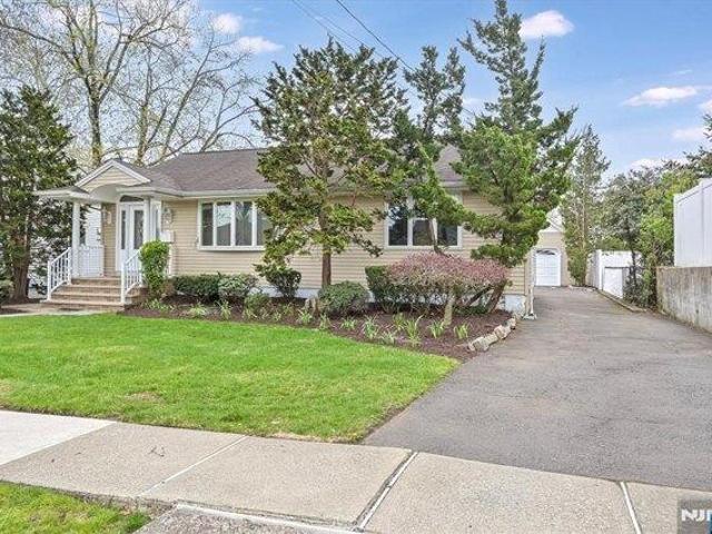 3 bedroom, Hasbrouck Heights NJ 07604 LS101706644