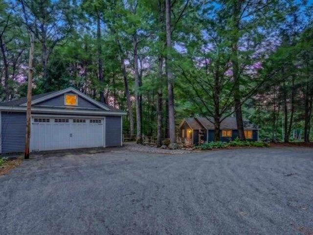 3 bedroom, Hebron NH 03241 104296634