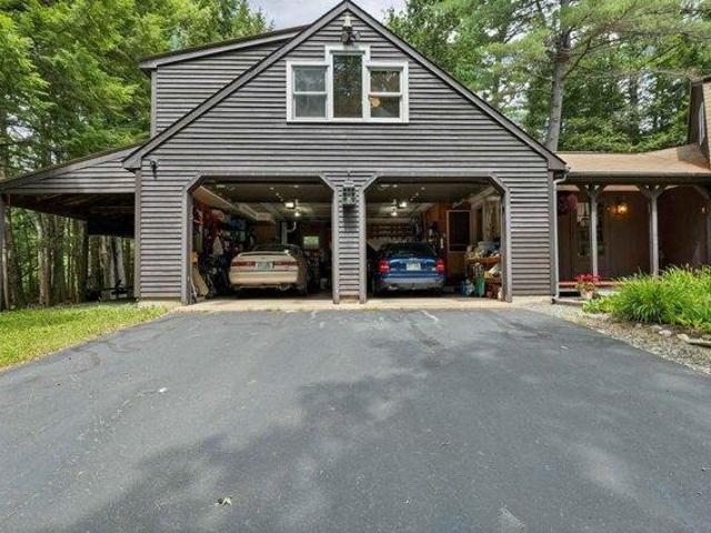 3 bedroom, Hebron NH 03241 105106008
