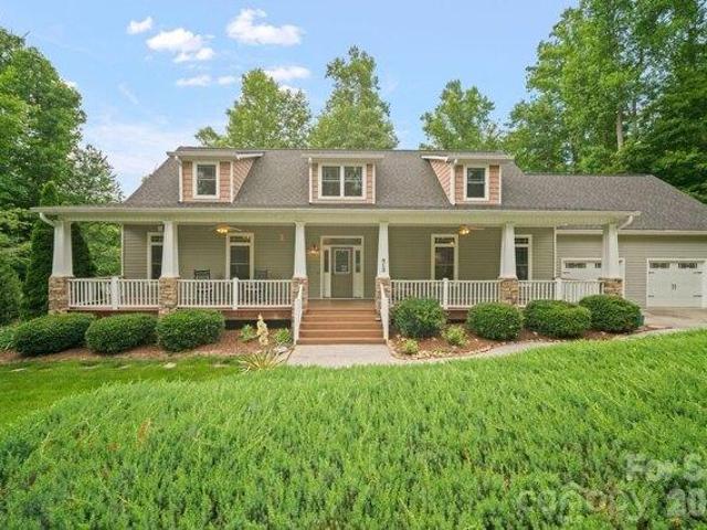 3 bedroom, Hendersonville NC 28792 104903025