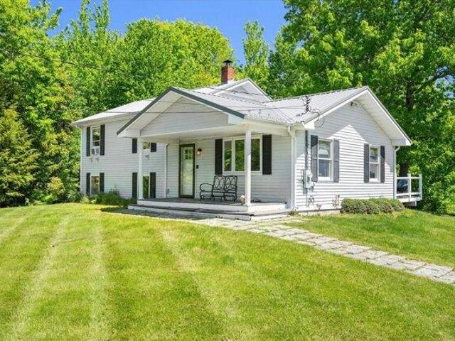 3 bedroom, Hermon ME 04401 LS103037763