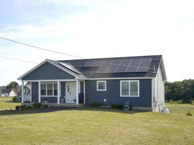 3 bedroom, Hermon ME 04401 104232568