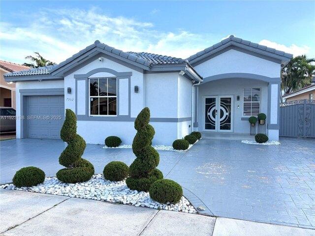 3 bedroom, Hialeah FL 33015 96944149