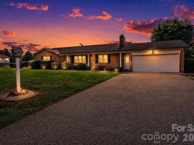 3 bedroom, Hickory NC 28601 104903363