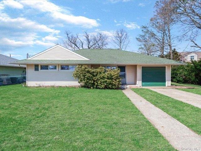 3 bedroom, Hicksville NY 11801 104902428