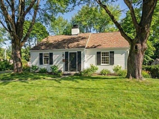 3 bedroom, Hingham MA 02043 102632860