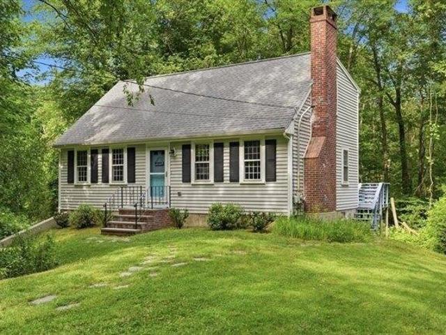 3 bedroom, Hingham MA 02043 103808615