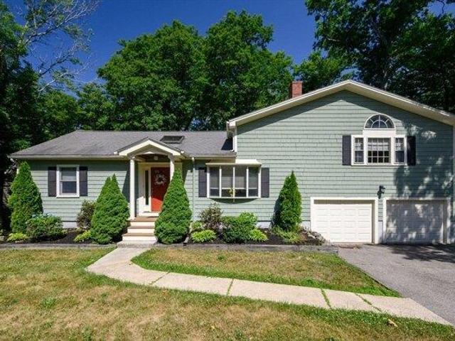 3 bedroom, Hingham MA 02043 103927605