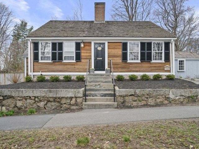 3 bedroom, Hingham MA 02043 LS102633575