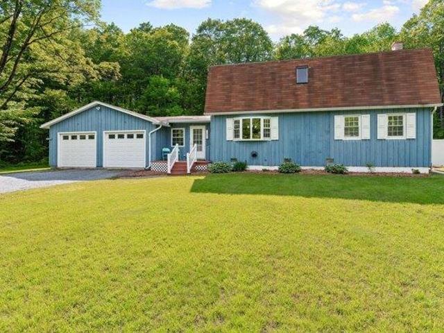 3 bedroom, Hinesburg VT 05461 104330830