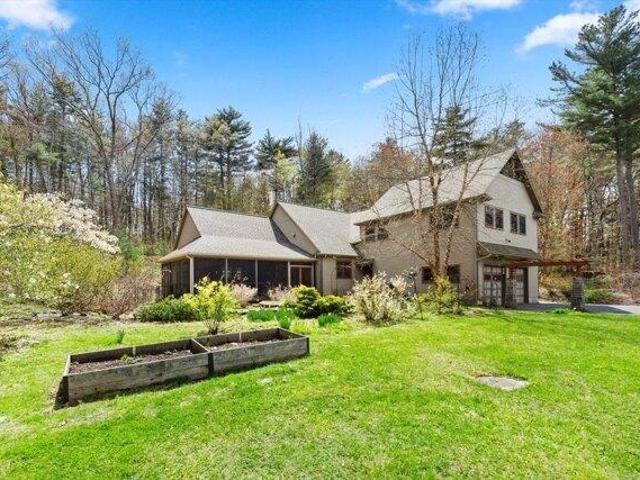 3 bedroom, Hudson MA 01749 102369606