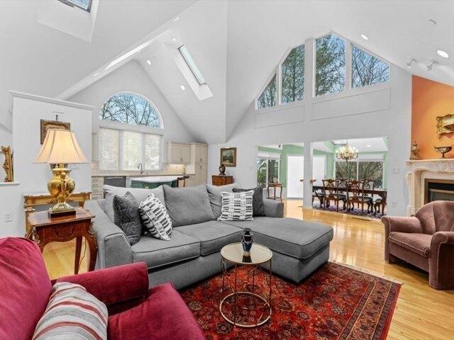 3 bedroom, Hudson MA 01749 102372323