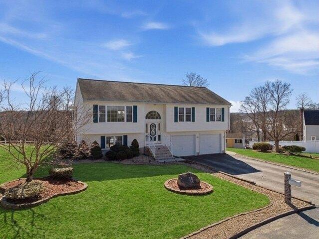 3 bedroom, Hudson MA 01749 102632508
