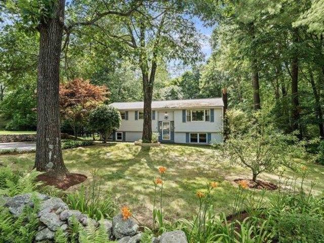 3 bedroom, Hudson NH 03051 104406574