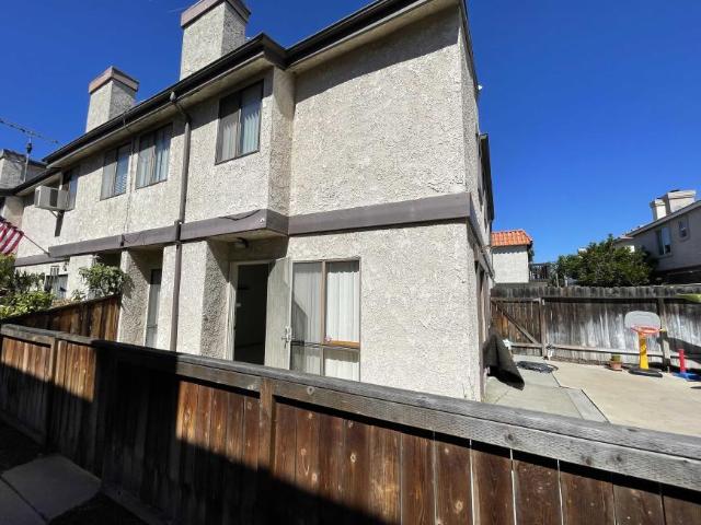 3 bedroom, Huntington Beach CA 92646 LS55311706
