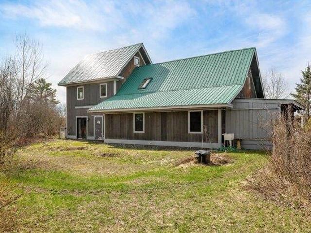 3 bedroom, Hyde Park VT 05655 LS102777154
