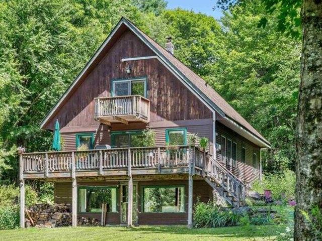 3 bedroom, Hyde Park VT 05655 105205233