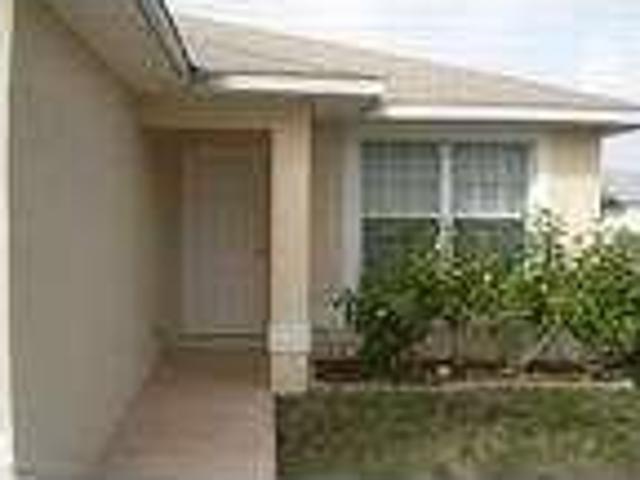 3 bedroom in Cape Coral FL 33909