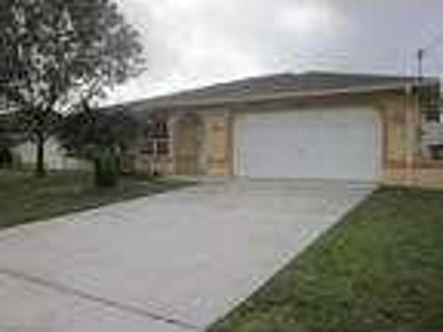 3 bedroom in Cape Coral Florida 33990