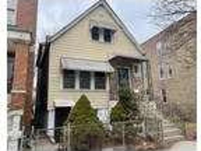 3 bedroom in Chicago IL 60621
